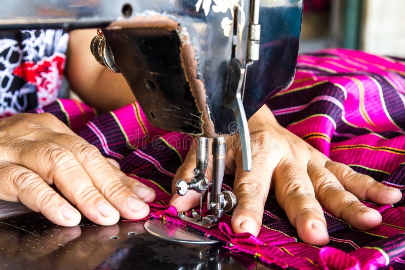 Textura Rosada De La Tela Con Los Pliegues. Foto de archivo - Imagen de ...