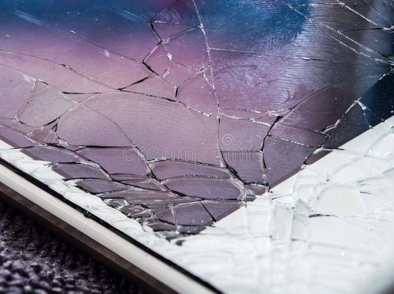Tela quebrada foto de stock. Imagem de quebrado, acidente - 104613964