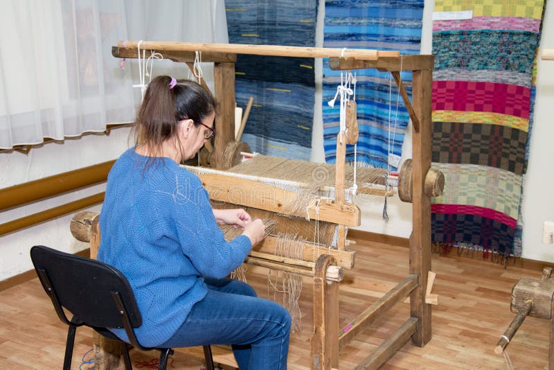 Telar tradicional fotografía editorial. Imagen de creación - 15500792