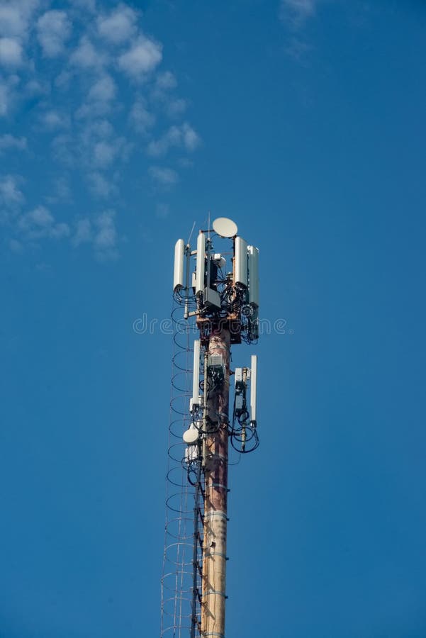 Telecommunications Equipment - Directional Mobile Phone Antenna Dishes ...