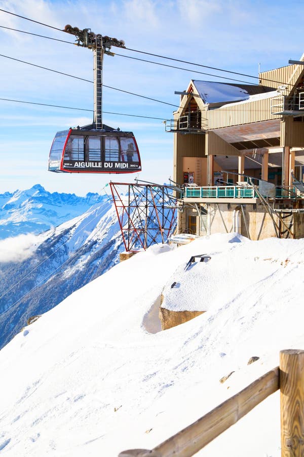 133 Teleférico De Aiguille Du Midi En Chamonix Fotos de stock - Fotos ...