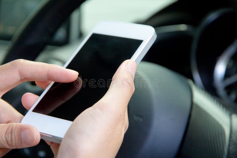 Telefonanruf im Auto stockfoto. Bild von unvorsichtig - 57251654