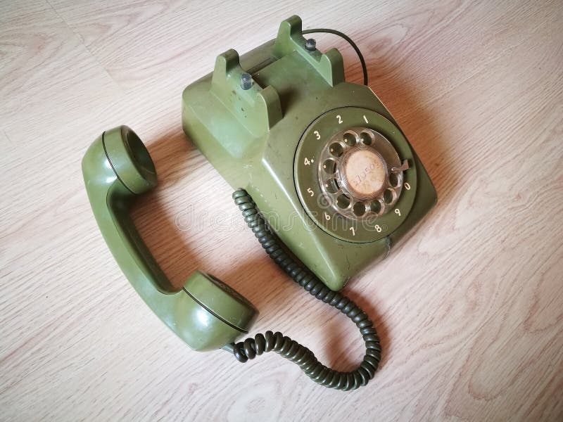 Telefone Velho Com Poeira E Riscos Foto de Stock - Imagem de usado ...