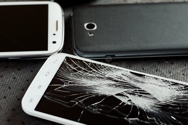 Telefono Cellulare Con Lo Schermo Rotto Fotografia Stock - Immagine di ...