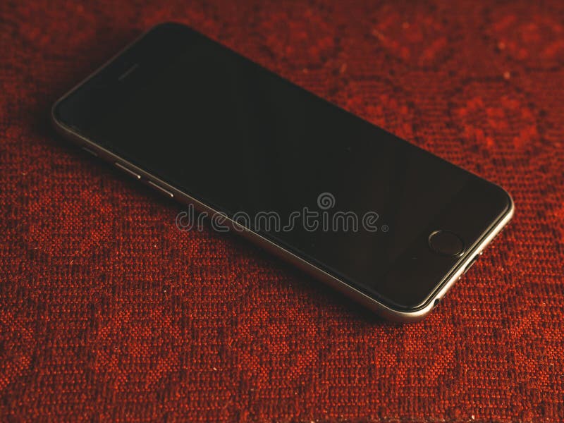 Telefono Mobile Con Lo Schermo Nero Immagine. Immagine: 87589627