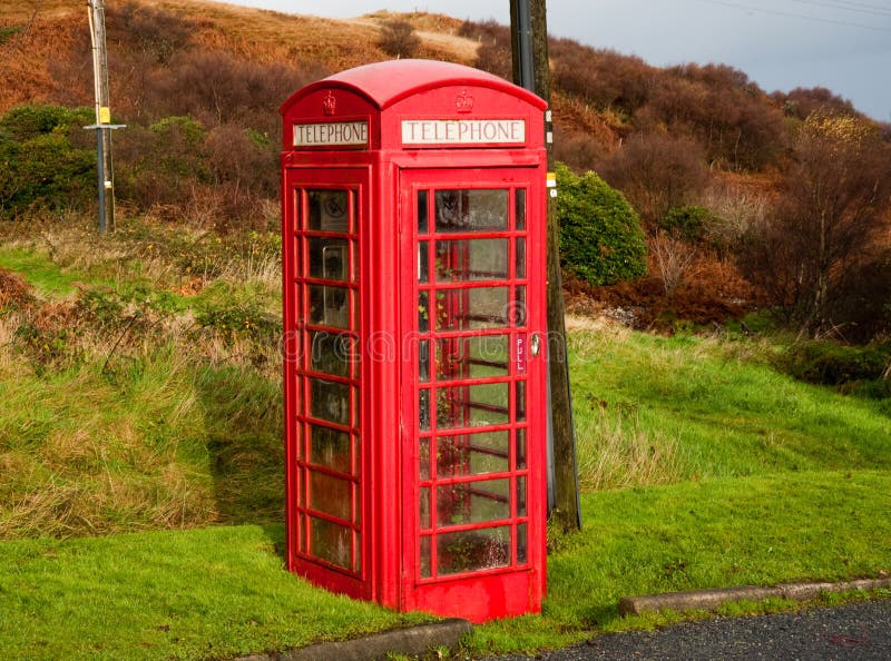 Oude Groene Telefooncel stock afbeelding. Image of spreken - 42954423