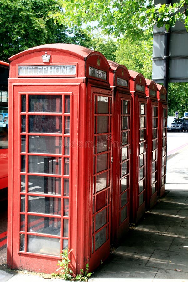 Typische Rode Telefooncel in Londen Stock Afbeelding - Image of ...
