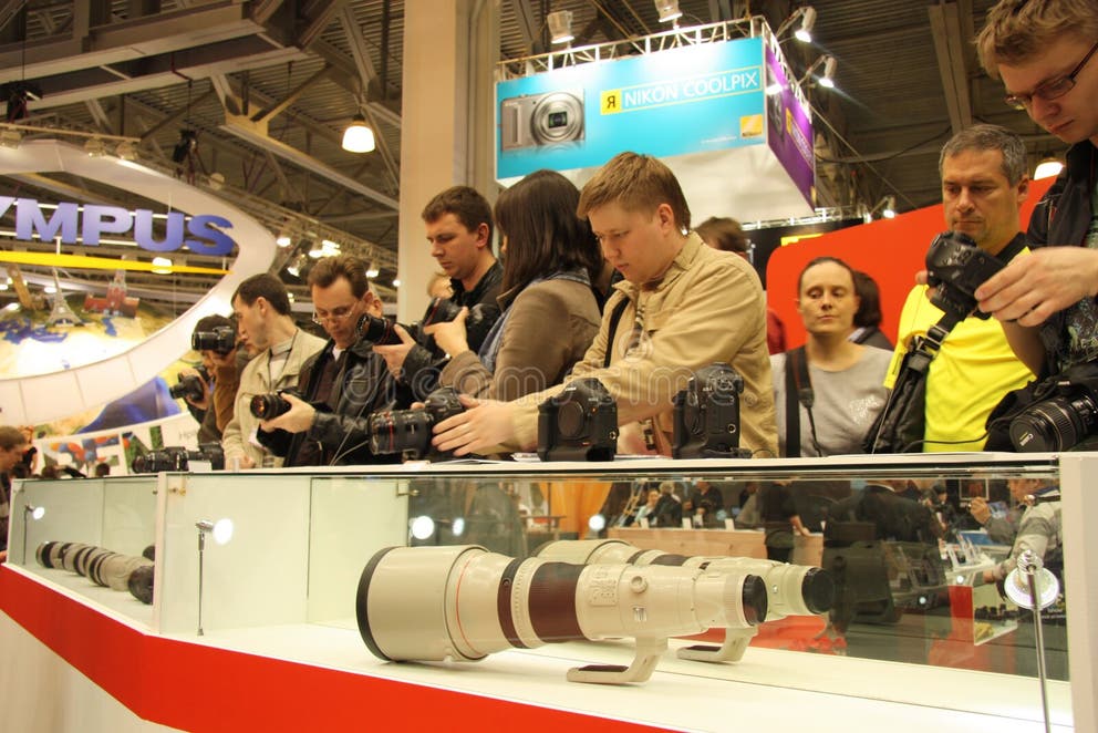 Teleobjective lens editorial photo. Image of exhibiting - 19272626