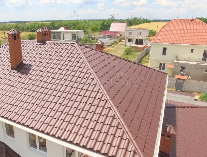 Telhado De Metal Ondulado E Telhado De Metal Telhado Moderno Feito De ...