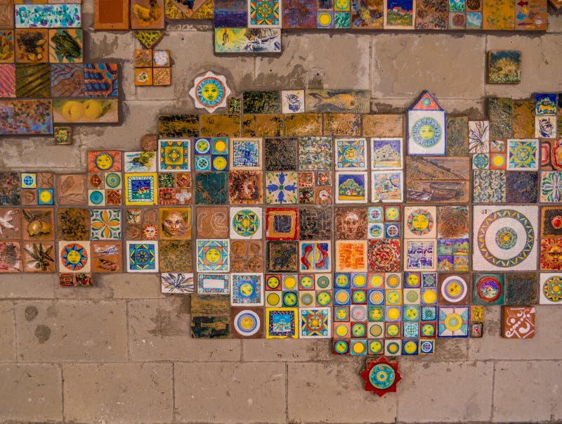 Telhas italianas foto de stock. Imagem de telha, arquitetura - 39792192