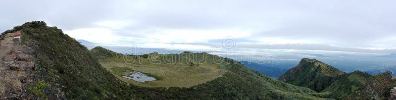 Telogo Kuning View De Geger Boyo Lawu Creater Foto de archivo - Imagen ...