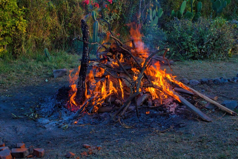 Temazcal Bonfire, Stones, Fire and Wood Stock Image - Image of outdoor ...