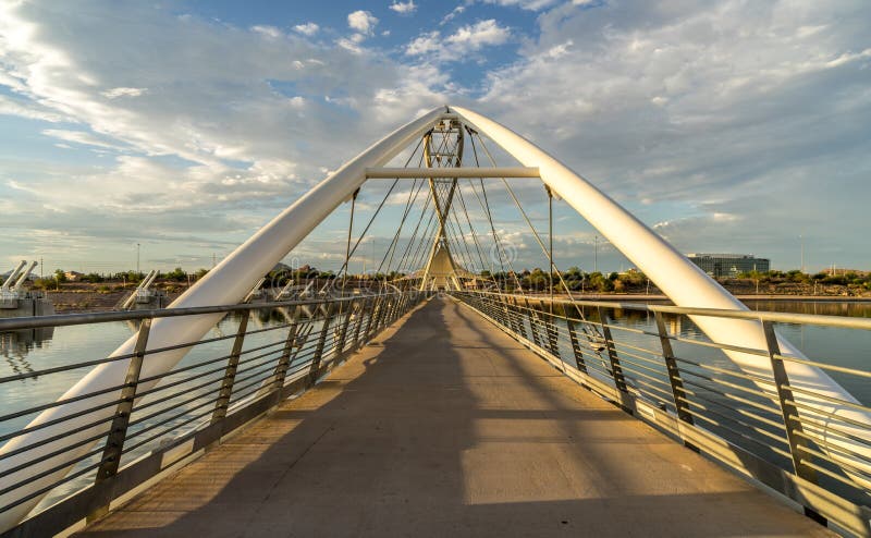 Tempe Pedestrian Bridge imagen de archivo editorial. Imagen de salado ...
