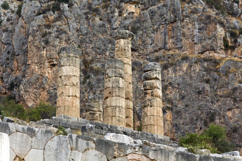 Tempel Van Apollo Bij Het Orakel Archeologisch S Van Delphi Stock Foto ...