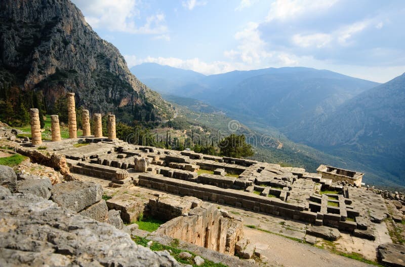 Tempel van Apollo, Delphi stock afbeelding. Image of archeologie - 7020255