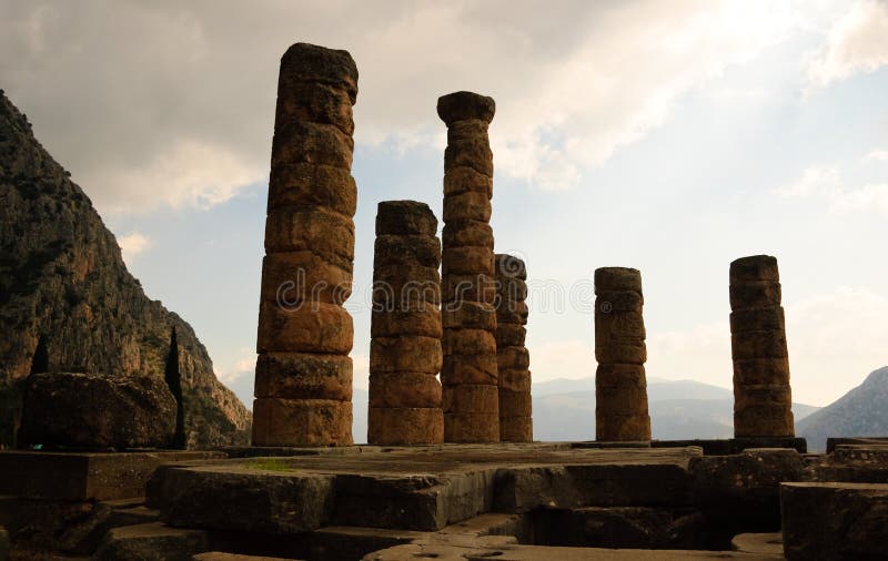 Tempel Van Apollo in Delphi, Griekenland Stock Afbeelding - Image of ...
