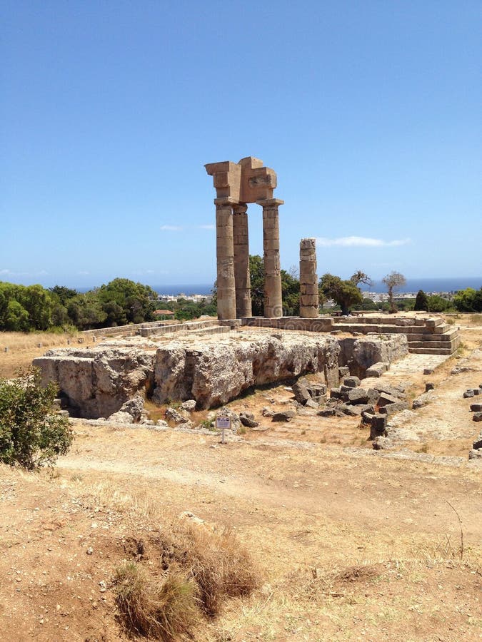 Tempel Van Apollo Bij De Akropolis Van Rhodos In Griekenland Stock Foto ...