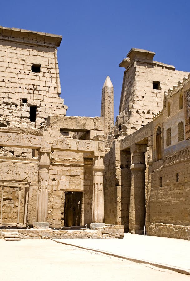 Tempel van Luxor stock afbeelding. Image of archeologie - 5044867
