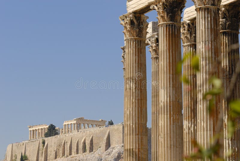 Tempel Van Zeus En Akropolis Stock Foto - Image of architectuur ...