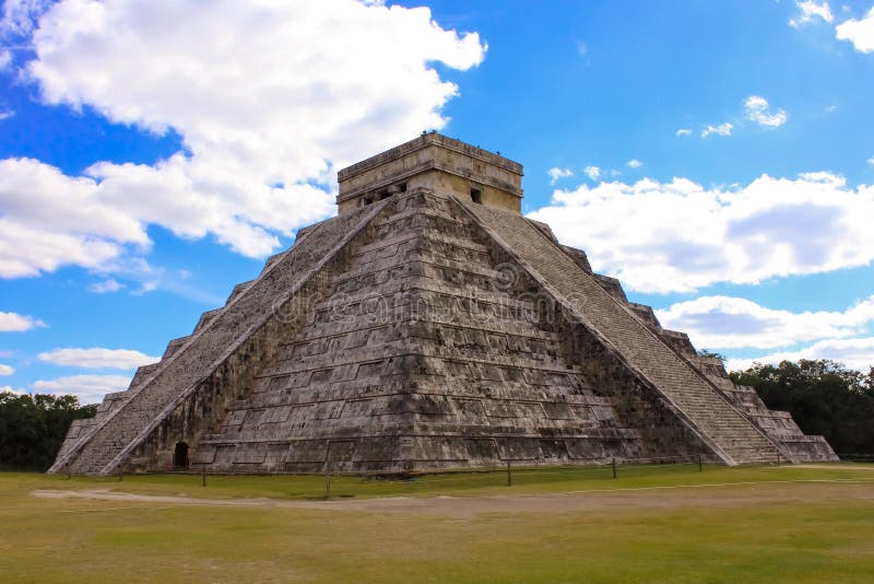 Pyramide Kukulkan-Tempel. Chichen Itza. Mexiko. Stockfoto - Bild von ...