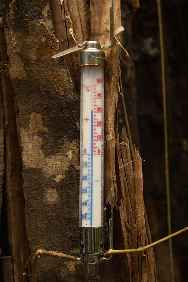 Temperature Shows Plus 32 Degrees Celsius Stock Photo - Image of ...