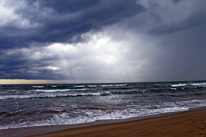 Tempestade No Mar Em Forte Dei Marmi Imagem de Stock - Imagem de preto ...