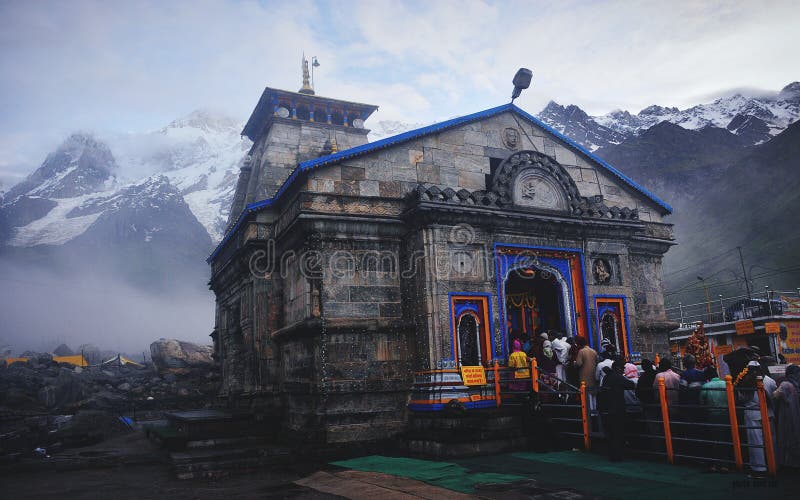Tempio Di Kedarnath E Bhim Shila Immagine Stock - Immagine di roccie ...