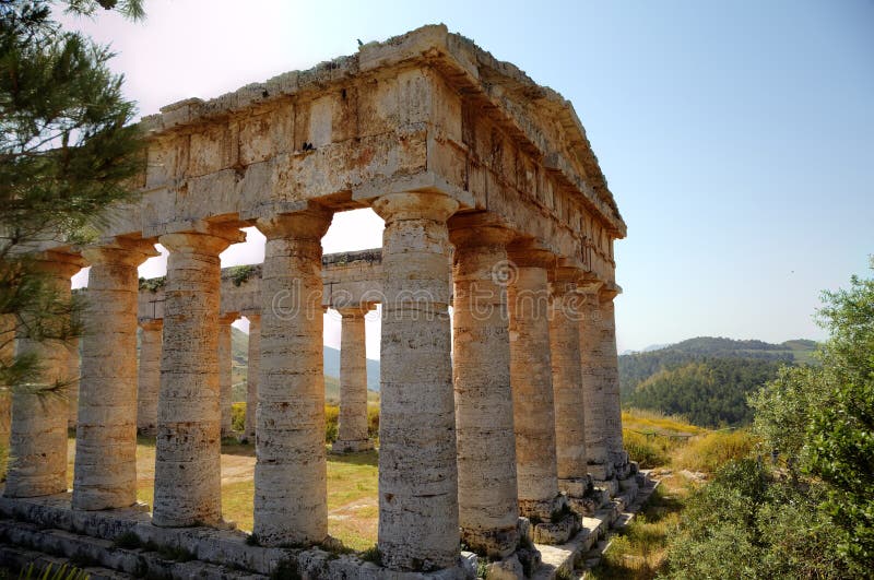Tempio dorico in Segesta immagine stock. Immagine di greco - 31367145