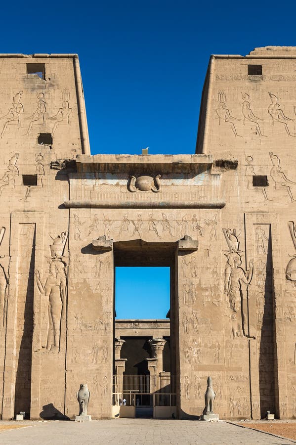 Tempiale In Edfu, Egitto Di Horus Immagine Stock - Immagine di egiziano ...