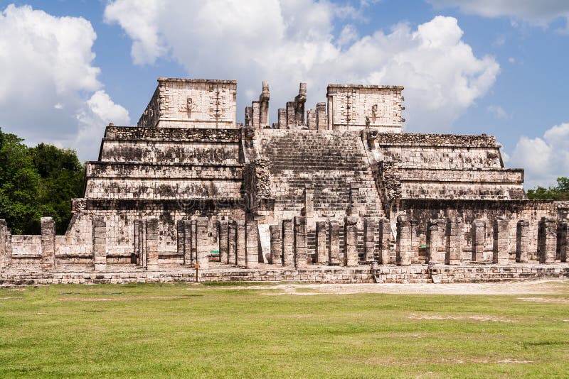 Temple Chichen Itza Mexique De Guerriers Image stock - Image of ...