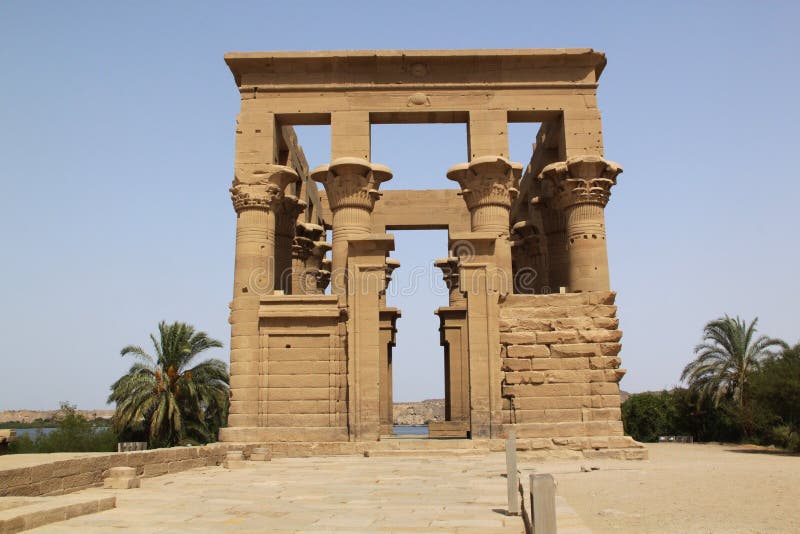 Colonnade Au Temple De Philae D'ISIS, Egypte Image stock - Image du ...
