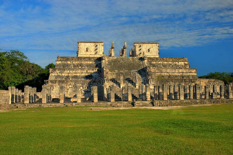 Temple Des Guerriers. Chichén Itzá, Mexique Image stock - Image du ...