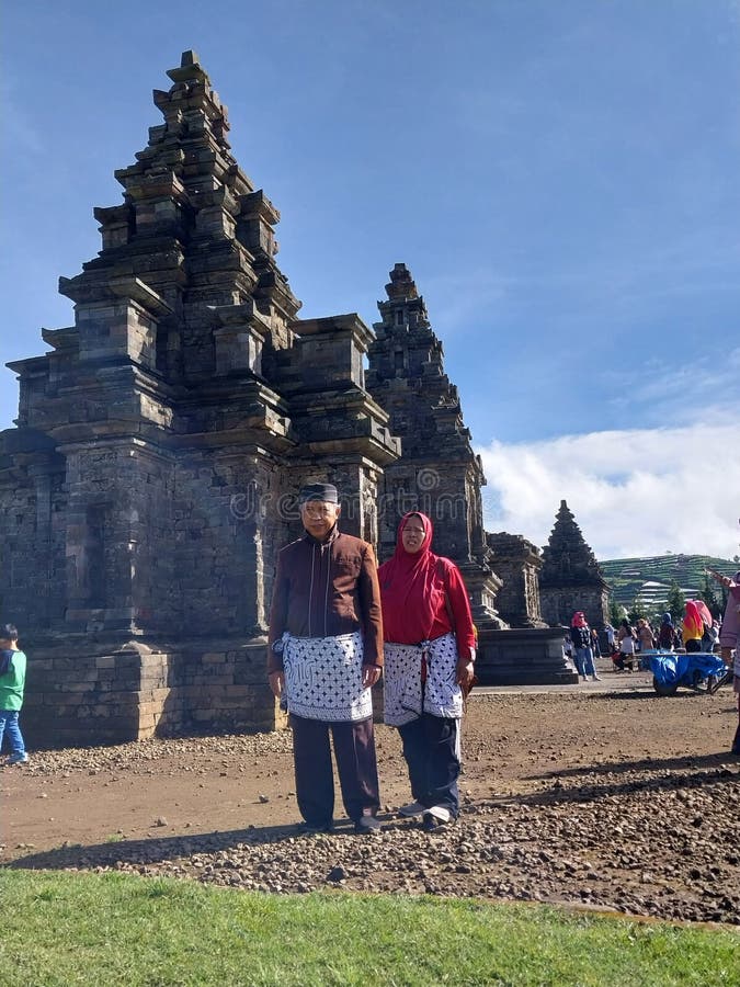 Temple at Dieng Jawa Tengah Editorial Image - Image of snow, terrain ...