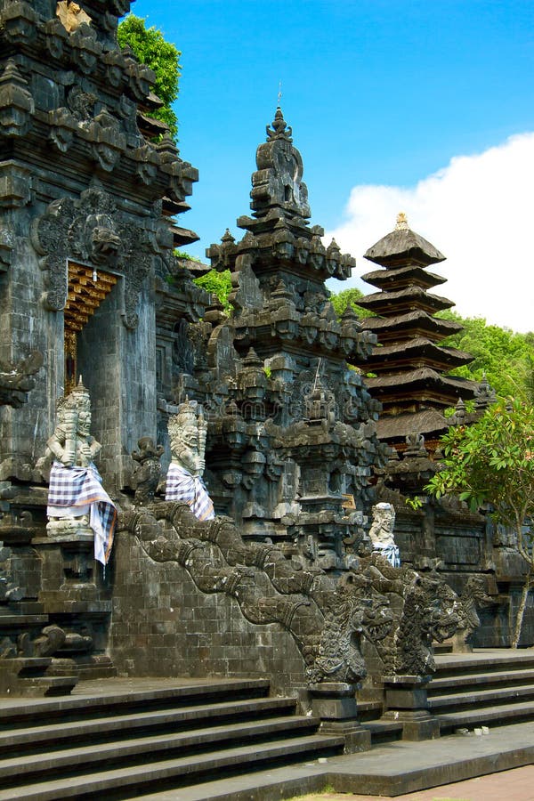 Temple Goa Lawah, Bali De "bat" Photo stock - Image du pelouse, culture ...