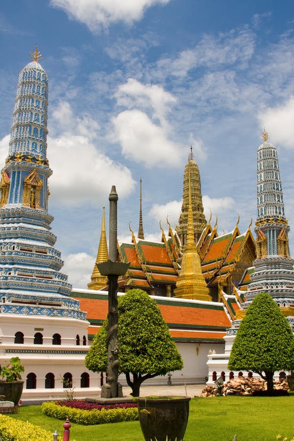 Wat pho temple in Bangkok stock photo. Image of antiquities - 39013608
