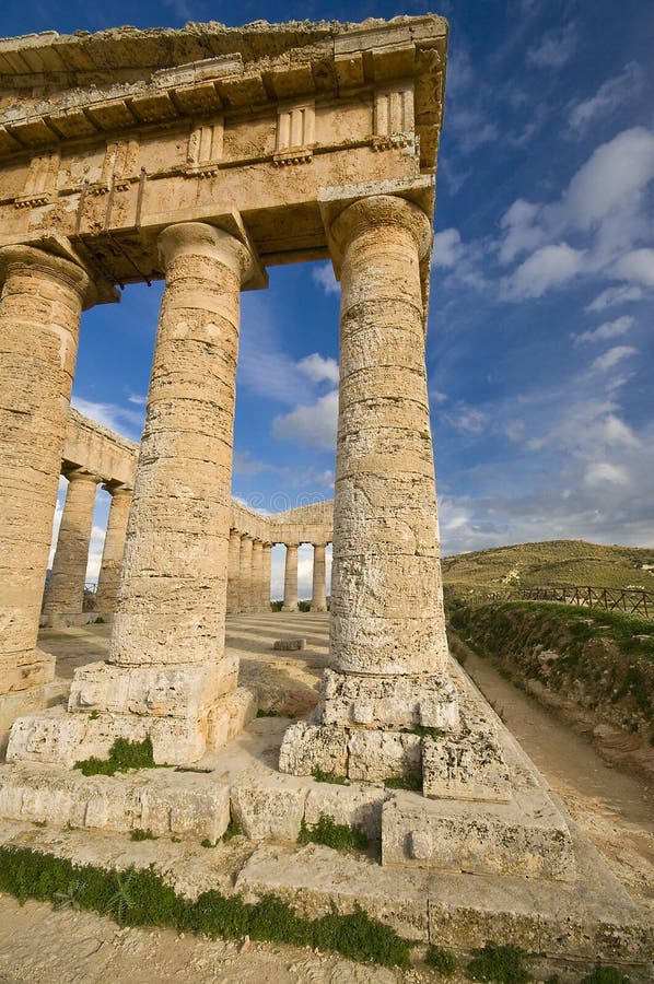 Le Temple Grec Sicile image stock. Image du roche, ville - 7766795