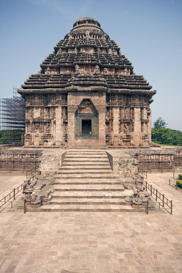 Temple indou chez Konark image stock. Image du décoré - 5216583