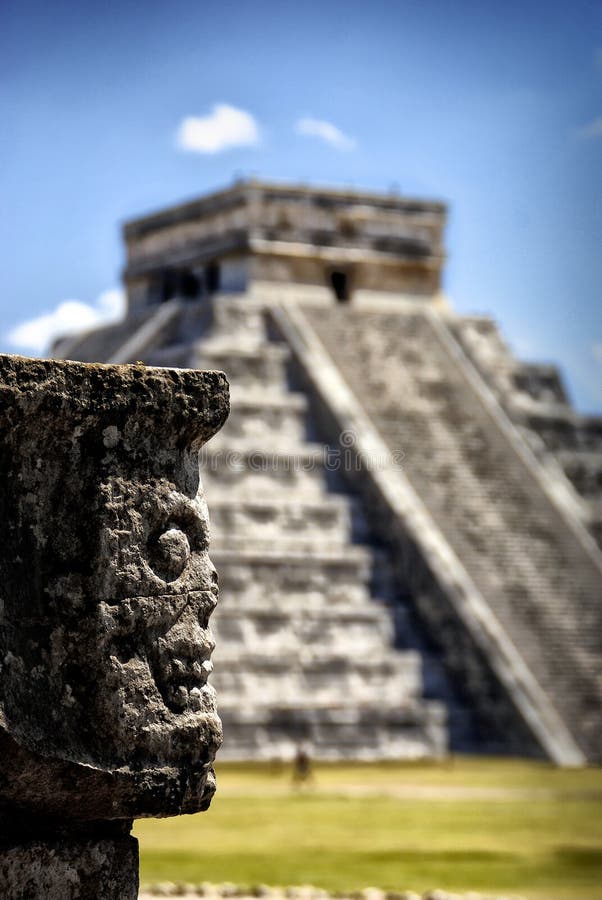 Temple of Kukulcan, Main Pyramid in Chichen Itza, Mexico Editorial ...