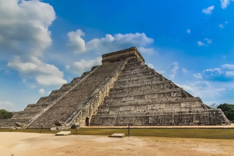 Temple of Kukulcan is a Step Pyramid at Chichen Itza Complex Stock ...