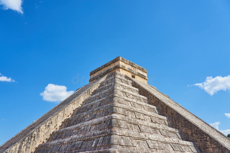 Temple of Kukulkan, Pyramid in Chichen Itza, Yucatan, Mexico. Stock ...