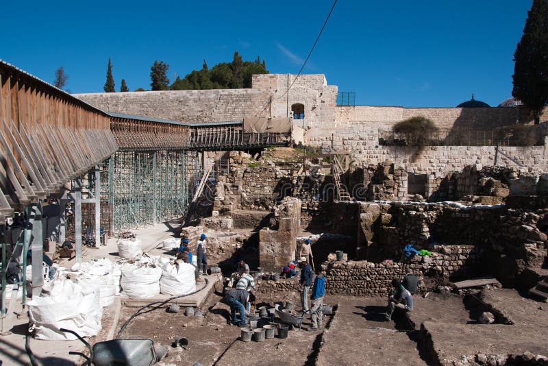 Temple mount in Jerusalem editorial photography. Image of mount - 197960167
