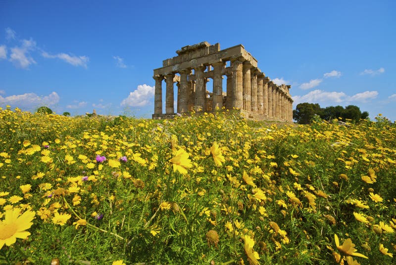 The temple and the nature stock photo. Image of mare, fiori - 5230126