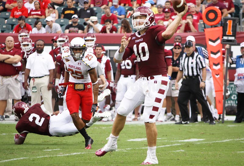 Temple Quarterback Chris Coyer Editorial Stock Photo - Image of action ...