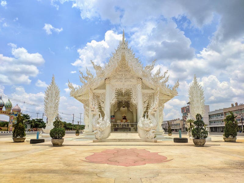 White Cloud Temple editorial photo. Image of east, decoration - 30272481