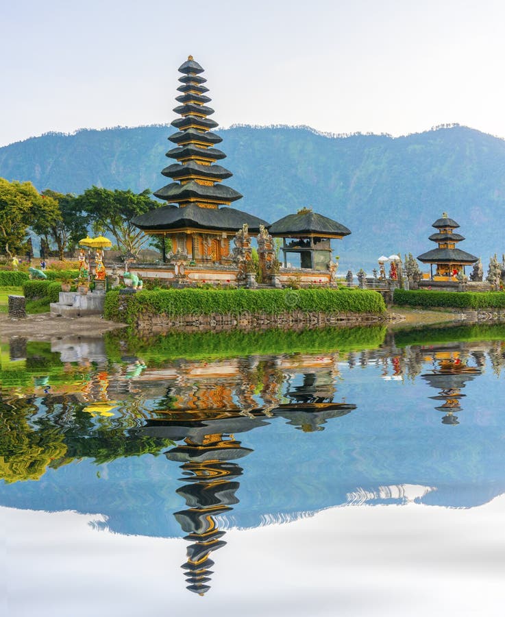 Temple Ulun Danu on Lake Beratan, Bali Stock Photo - Image of classical ...