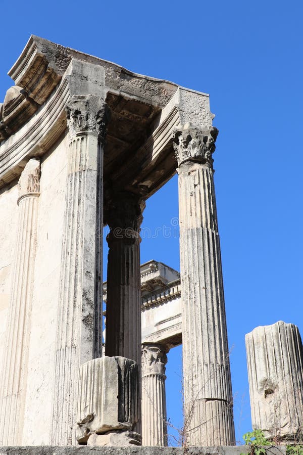The temple of Vesta stock image. Image of history, rome - 76704573