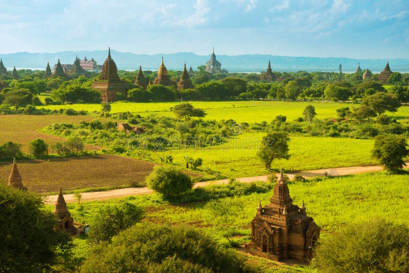 Temples de Bagan image stock. Image du matin, attraction - 27449227