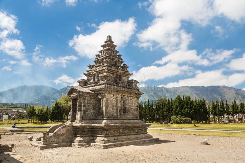 Temples De Plateau De Dieng Dans Java Image stock - Image du ...