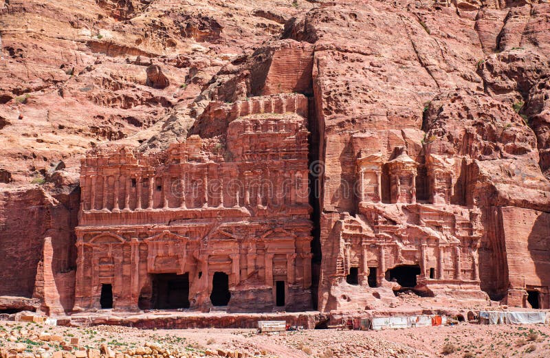 Temples and Tombs in the City of Petra Jordan, Ancient Architecture ...