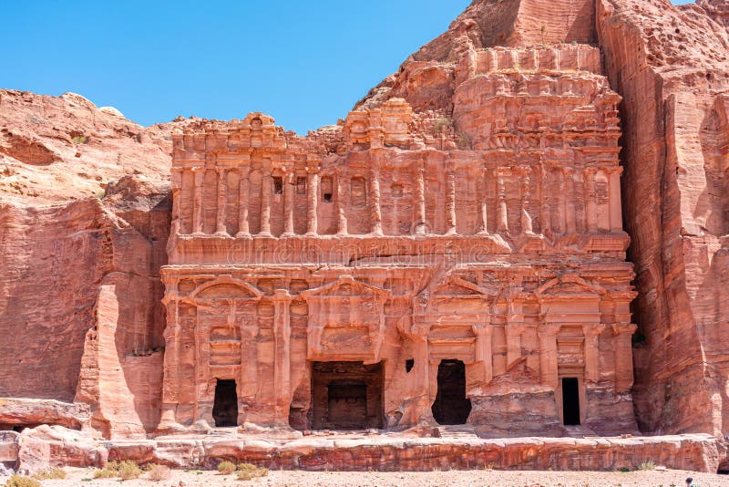 Temples and Tombs in the City of Petra Jordan, Ancient Architecture ...
